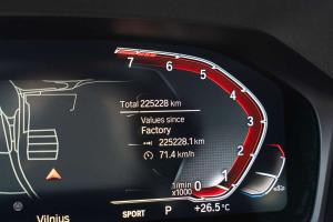 Pelēks BMW 320 2021 Viļņa, ar dzinēja tilpumu 2.00 L un nobraukumu 225 tūkst. km par 18000 €, foto 43 vietnē AUTOMOTO.COM.LV