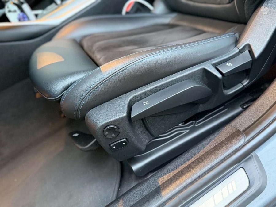 Grey BMW 320 2021 in Kaunas, with an engine capacity of 2.00 L and mileage of 199 thousand km for 22922 €, photo 23 on AUTOMOTO.COM.LV