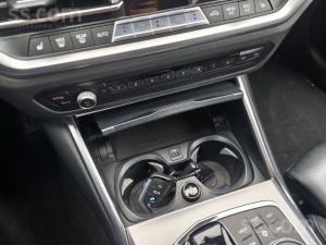 Grey BMW 320 2021 in Riga, with an engine capacity of 2.00 L and mileage of 214 thousand km for 20750 €, photo 19 on AUTOMOTO.COM.LV