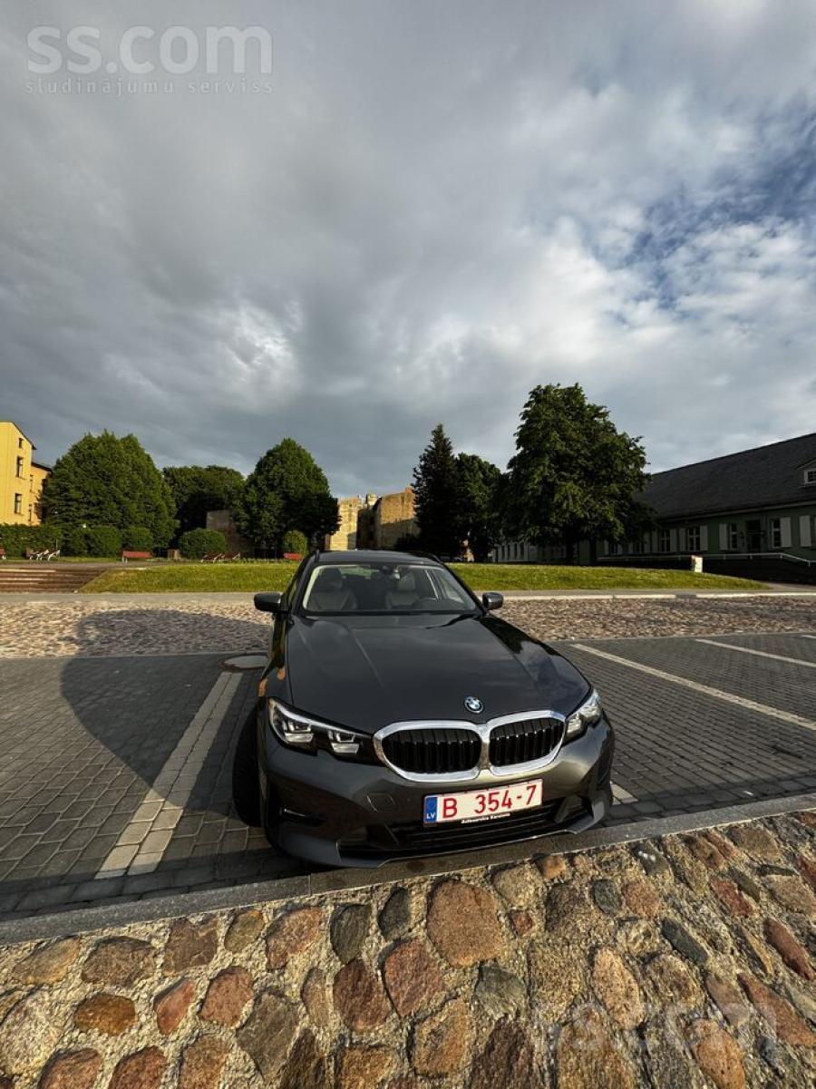 Grey BMW 320 2022 in Riga, with an engine capacity of 2.00 L and mileage of 132 thousand km for 20950 €, photo 5 on AUTOMOTO.COM.LV