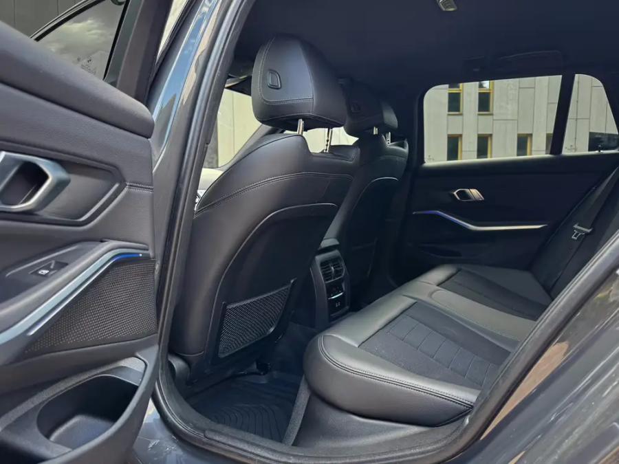 Grey BMW 320 2022 in Riga, with an engine capacity of 2.00 L and mileage of 179 thousand km for 18900 €, photo 18 on AUTOMOTO.COM.LV