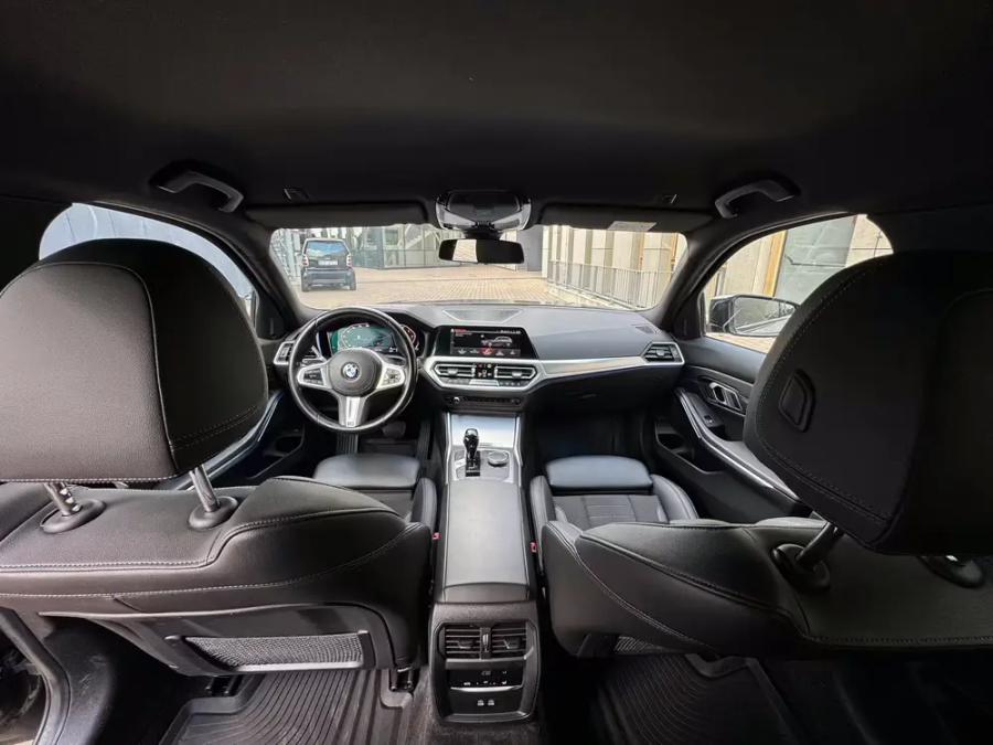 Grey BMW 320 2022 in Riga, with an engine capacity of 2.00 L and mileage of 179 thousand km for 18900 €, photo 19 on AUTOMOTO.COM.LV