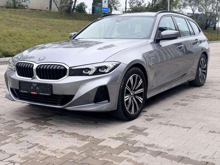 Grey BMW 320 2022 in Vilnius, with an engine capacity of 2.00 L and mileage of 57 thousand km for 27200 €, photo 1 on AUTOMOTO.COM.LV