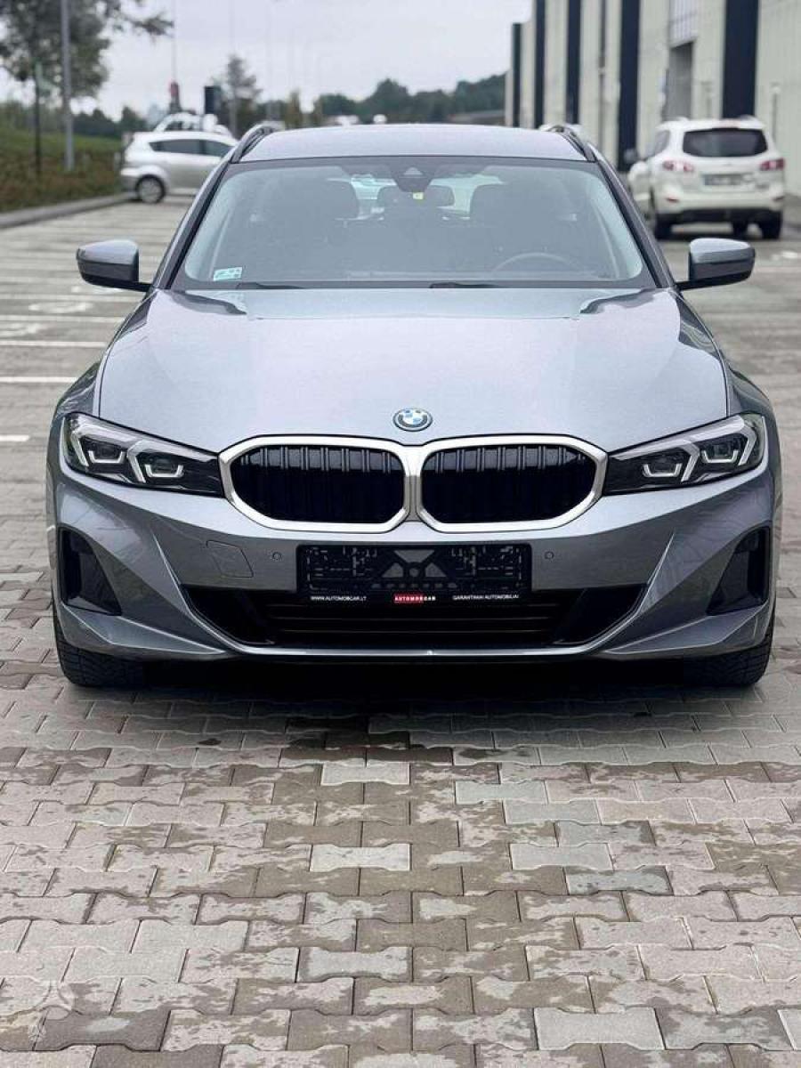 Grey BMW 320 2022 in Vilnius, with an engine capacity of 2.00 L and mileage of 57 thousand km for 27200 €, photo 3 on AUTOMOTO.COM.LV