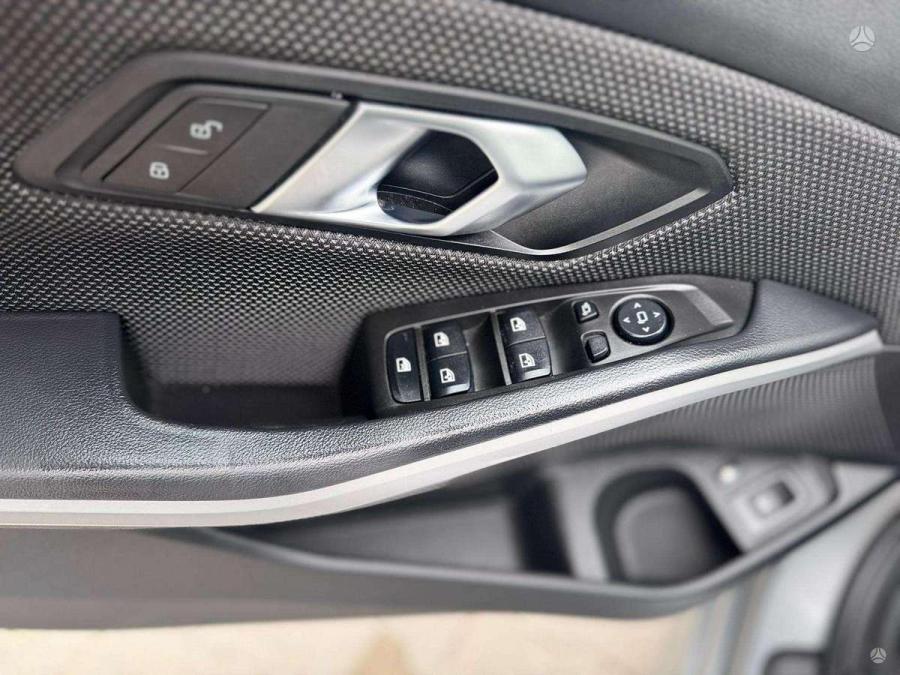 Grey BMW 320 2022 in Vilnius, with an engine capacity of 2.00 L and mileage of 57 thousand km for 27200 €, photo 21 on AUTOMOTO.COM.LV