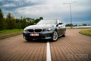 Grey BMW 320 2022 in Riga, with an engine capacity of 2.00 L and mileage of 136 thousand km for 18990 €, photo 3 on AUTOMOTO.COM.LV