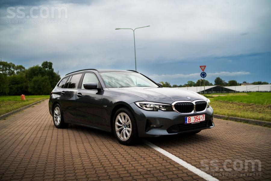 Grey BMW 320 2022 in Riga, with an engine capacity of 2.00 L and mileage of 136 thousand km for 18990 €, photo 6 on AUTOMOTO.COM.LV
