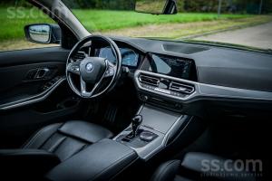 Grey BMW 320 2022 in Riga, with an engine capacity of 2.00 L and mileage of 136 thousand km for 18990 €, photo 9 on AUTOMOTO.COM.LV