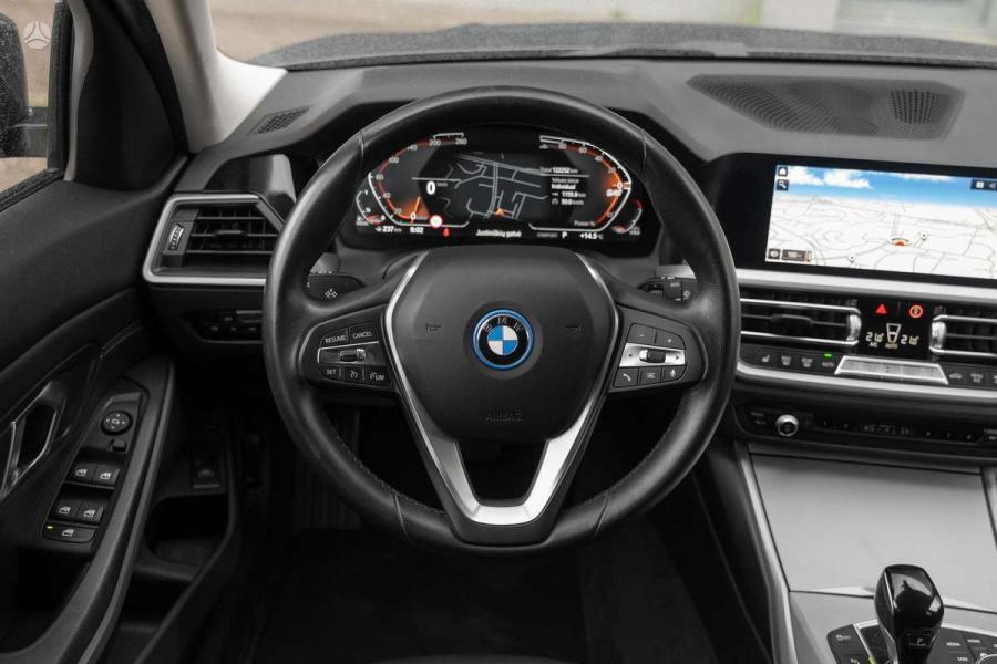 Grey BMW 320 2022 in Vilnius, with an engine capacity of 2.00 L and mileage of 122 thousand km for 23000 €, photo 15 on AUTOMOTO.COM.LV