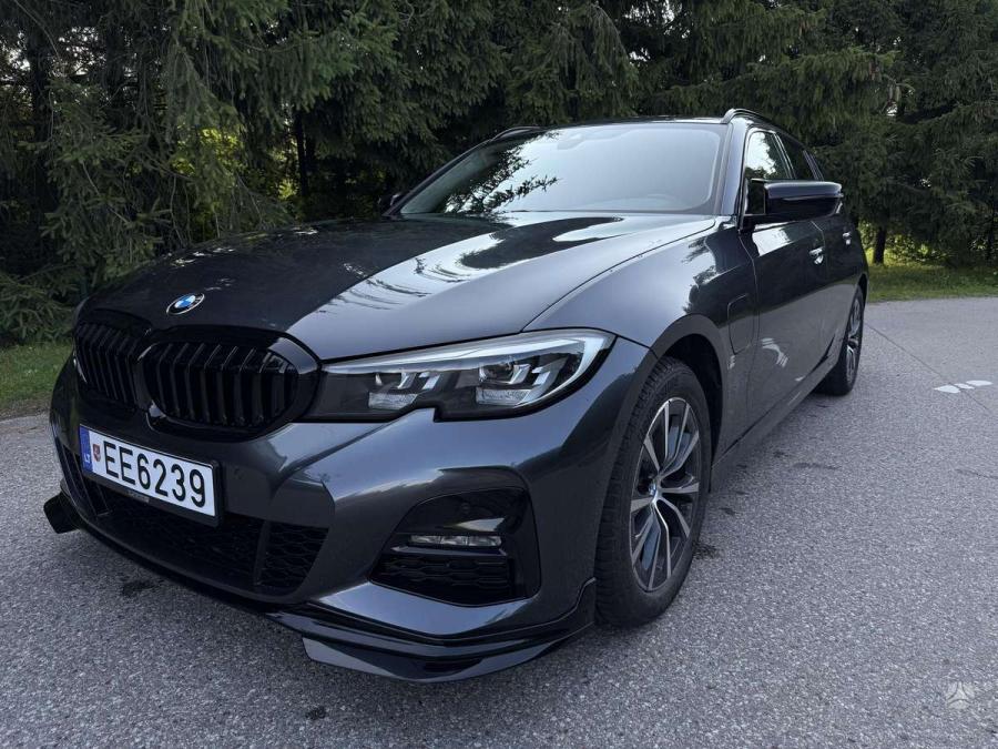 Pelēks BMW 320 2022 Klaipėda, ar dzinēja tilpumu 2.00 L un nobraukumu 63 tūkst. km par 22100 €, foto 1 vietnē AUTOMOTO.COM.LV