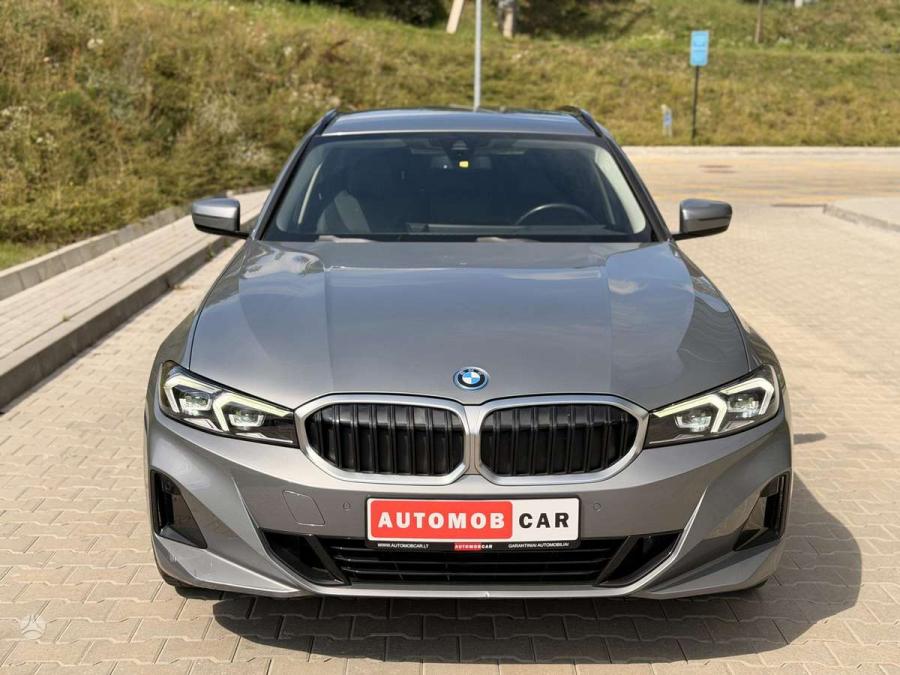 Grey BMW 320 2022 in Vilnius, with an engine capacity of 2.00 L and mileage of 57 thousand km for 26500 €, photo 3 on AUTOMOTO.COM.LV