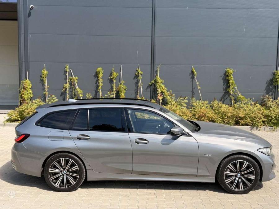 Grey BMW 320 2022 in Vilnius, with an engine capacity of 2.00 L and mileage of 57 thousand km for 26500 €, photo 7 on AUTOMOTO.COM.LV