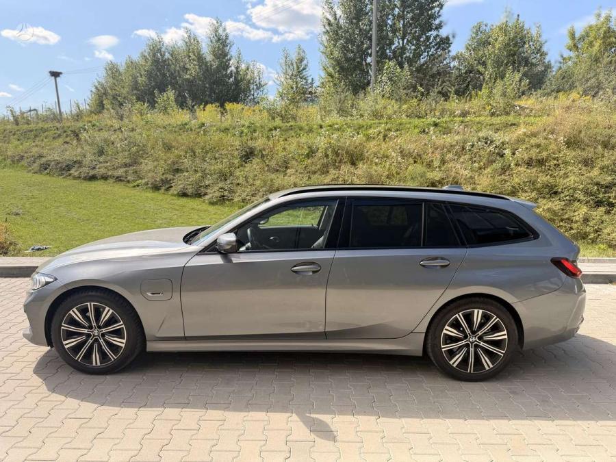 Grey BMW 320 2022 in Vilnius, with an engine capacity of 2.00 L and mileage of 57 thousand km for 26500 €, photo 12 on AUTOMOTO.COM.LV