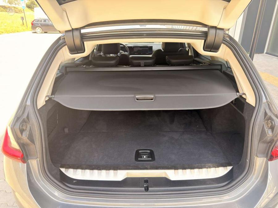 Grey BMW 320 2022 in Vilnius, with an engine capacity of 2.00 L and mileage of 57 thousand km for 26500 €, photo 16 on AUTOMOTO.COM.LV