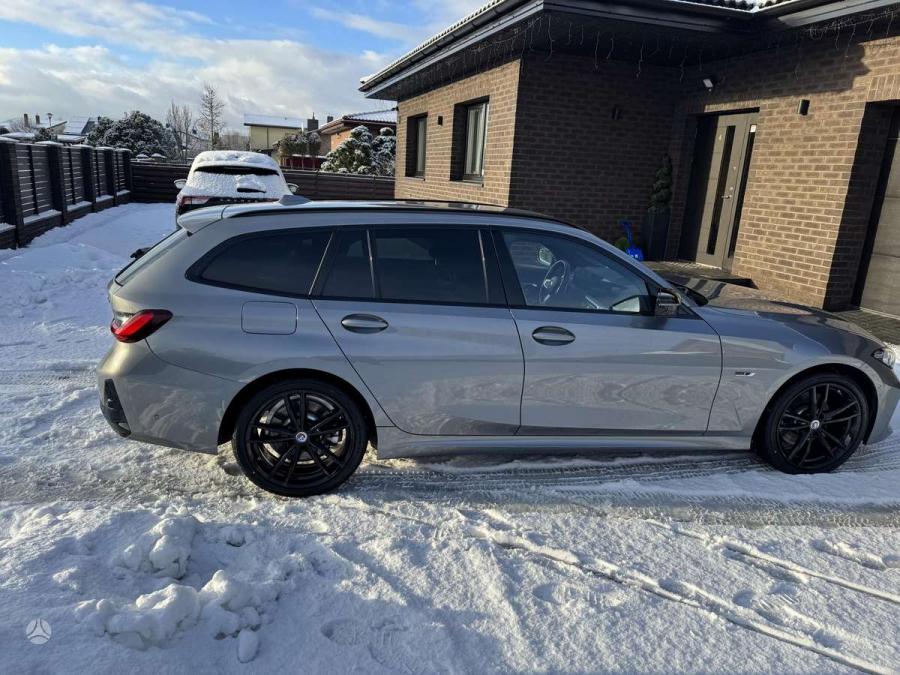 Grey BMW 320 2023 in Klaipeda, with an engine capacity of 2.00 L and mileage of 62 thousand km for 32950 €, photo 5 on AUTOMOTO.COM.LV