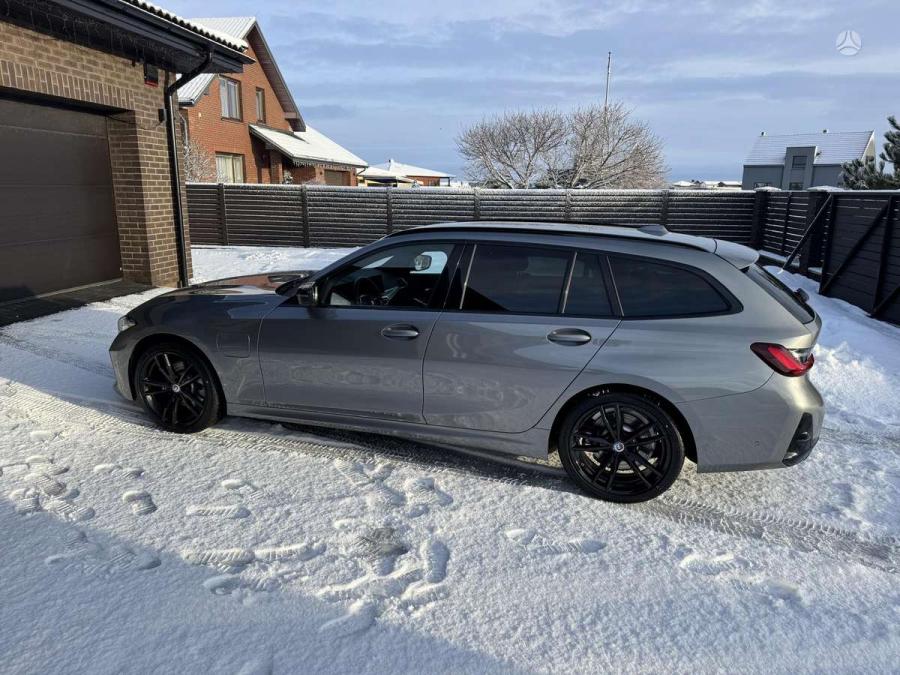 Grey BMW 320 2023 in Klaipeda, with an engine capacity of 2.00 L and mileage of 62 thousand km for 32950 €, photo 9 on AUTOMOTO.COM.LV