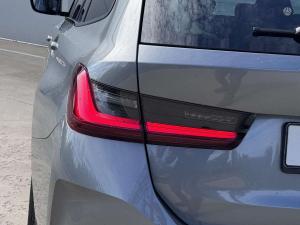 Grey BMW 320 2023 in Vilnius, with an engine capacity of 2.00 L and mileage of 200 thousand km for 21300 €, photo 8 on AUTOMOTO.COM.LV