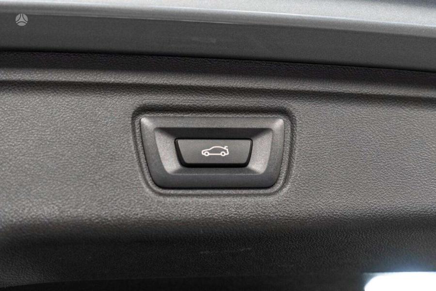 Grey BMW 320 2024 in Vilnius, with an engine capacity of 2.00 L and mileage of 76 thousand km for 38900 €, photo 26 on AUTOMOTO.COM.LV