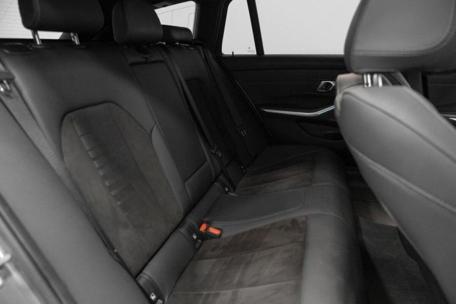Grey BMW 320 2024 in Vilnius, with an engine capacity of 2.00 L and mileage of 76 thousand km for 38900 €, photo 9 on AUTOMOTO.COM.LV