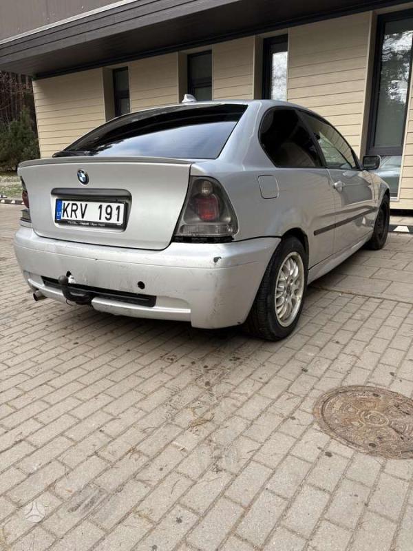 BMW 320 2002 Viļņa, ar dzinēja tilpumu 2.00 L un nobraukumu 400 tūkst. km par 1750 €, foto 5 vietnē AUTOMOTO.COM.LV