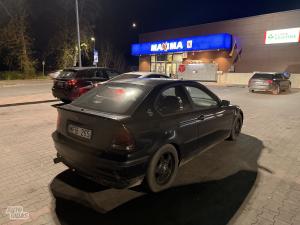 BMW 320 2002 Viļņa, ar dzinēja tilpumu 2.00 L un nobraukumu 123 tūkst. km par 1250 €, foto 4 vietnē AUTOMOTO.COM.LV