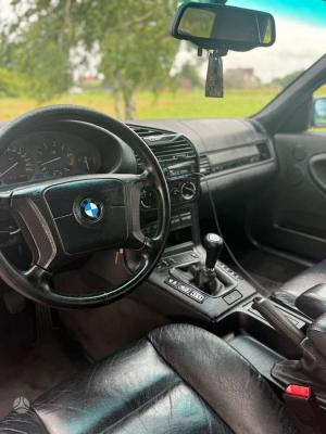 Sarkans BMW 320 1995 Kretinga, ar dzinēja tilpumu 1.99 L un nobraukumu 243 tūkst. km par 8250 €, foto 11 vietnē AUTOMOTO.COM.LV