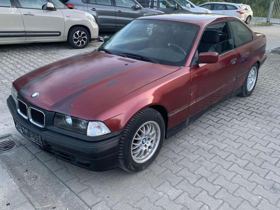 Красный БМВ 320 1994 в Утена, объемом двигателя 2.00 л и пробегом 300 тыс. км за 2890 €, фото 3 на AUTOMOTO.COM.LV