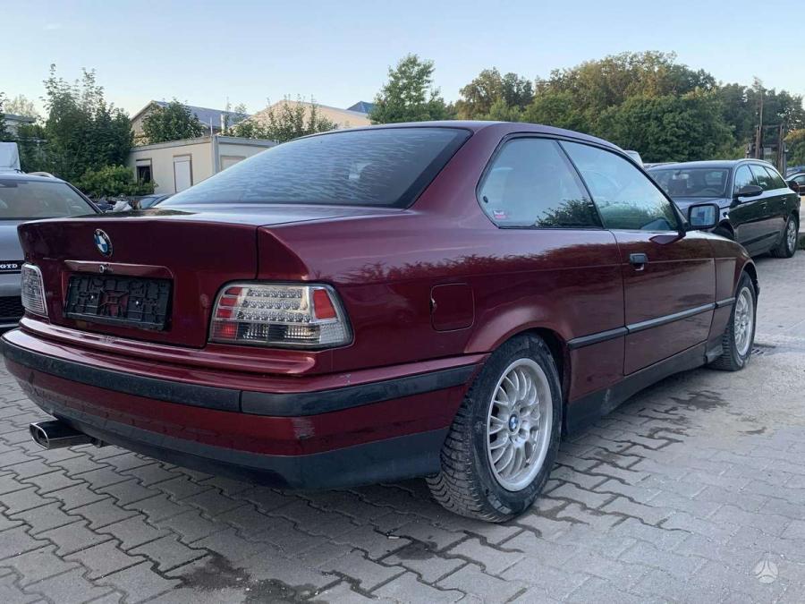 Красный БМВ 320 1994 в Утена, объемом двигателя 2.00 л и пробегом 300 тыс. км за 2890 €, фото 5 на AUTOMOTO.COM.LV