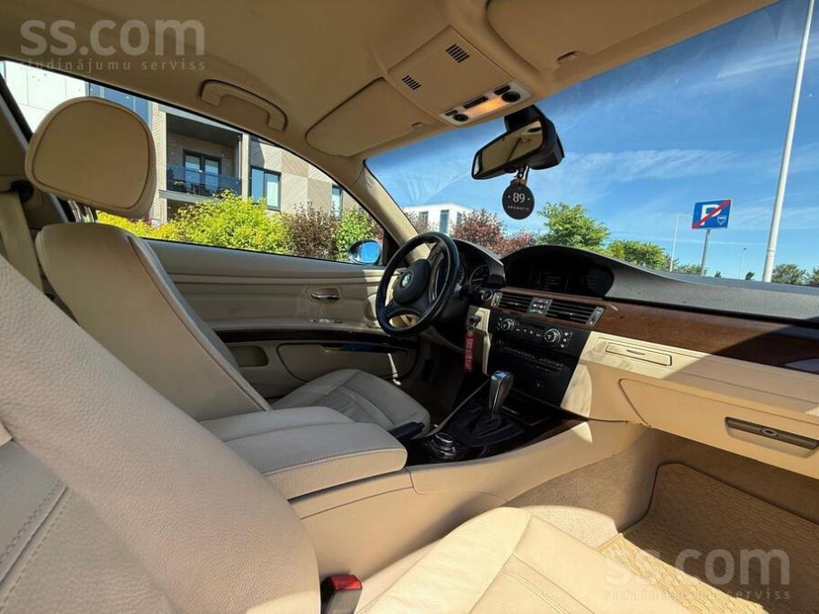 Red BMW 320 2008 in Riga, with an engine capacity of 2.00 L and mileage of 129 thousand km for 8000 €, photo 5 on AUTOMOTO.COM.LV