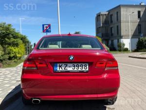 Red BMW 320 2008 in Riga, with an engine capacity of 2.00 L and mileage of 129 thousand km for 8000 €, photo 11 on AUTOMOTO.COM.LV