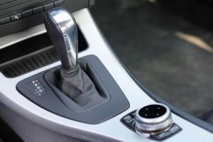 Красный БМВ 320 2013 в Вильнюс, объемом двигателя 2.00 л и пробегом 265 тыс. км за 7500 €, фото 15 на AUTOMOTO.COM.LV