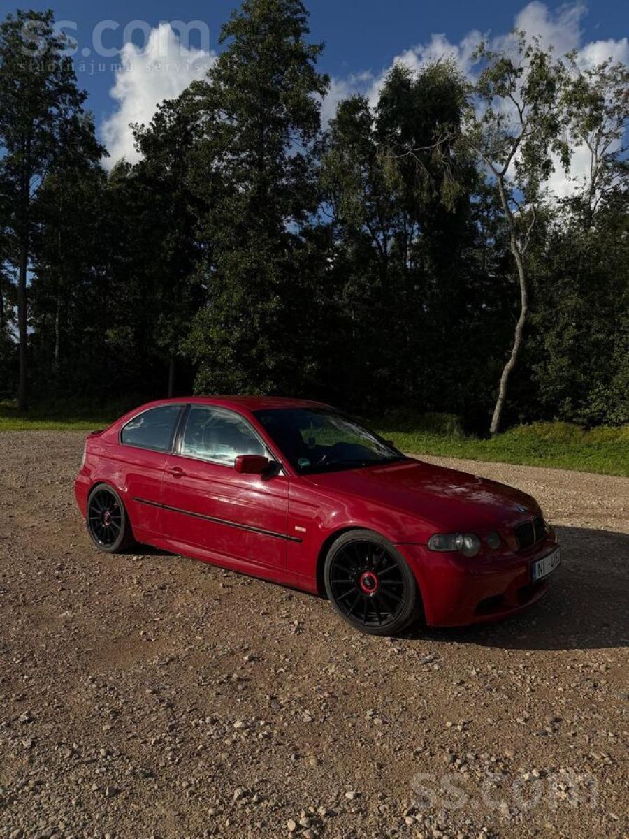 Red BMW 320 2002 in Riga, with an engine capacity of 2.00 L and mileage of 431 thousand km for 3200 €, photo 9 on AUTOMOTO.COM.LV