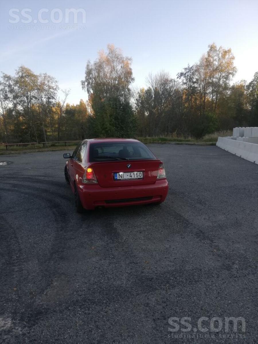 Red BMW 320 2002 in Riga, with an engine capacity of 2.00 L and mileage of 430 thousand km for 3200 €, photo 3 on AUTOMOTO.COM.LV