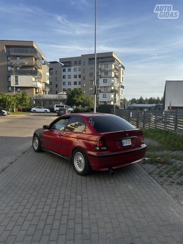 Red BMW 320 2003 in Vilnius, with an engine capacity of 2.00 L and mileage of 445 thousand km for 1400 €, photo 6 on AUTOMOTO.COM.LV