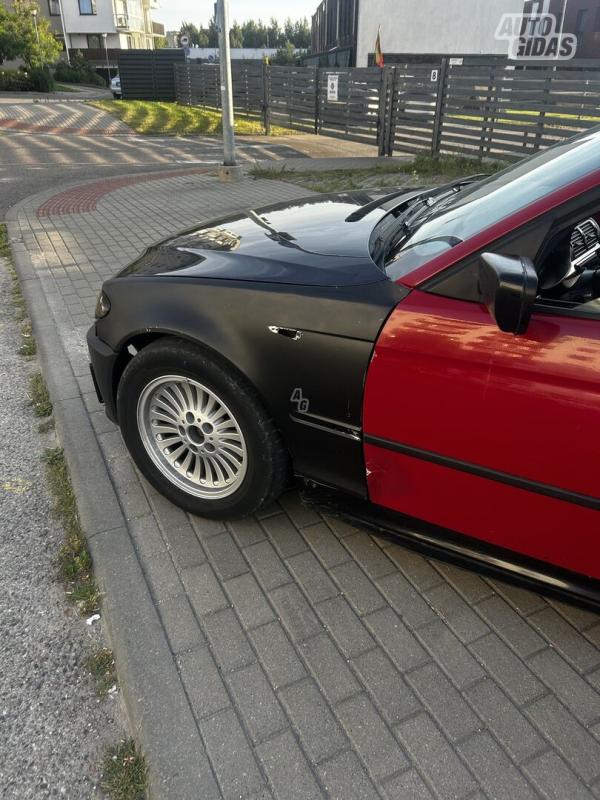 Red BMW 320 2003 in Vilnius, with an engine capacity of 2.00 L and mileage of 445 thousand km for 1400 €, photo 9 on AUTOMOTO.COM.LV
