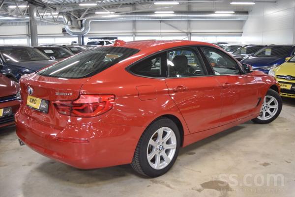 Red BMW 320 2017 in Riga, with an engine capacity of 2.00 L and mileage of 130 thousand km for 17500 €, photo 2 on AUTOMOTO.COM.LV