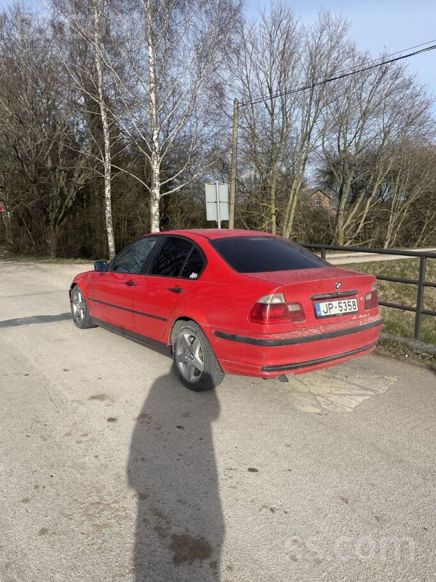 Red BMW 320 2001 in Liepaja, with an engine capacity of 2.00 L and mileage of 339 thousand km for 1400 €, photo 4 on AUTOMOTO.COM.LV