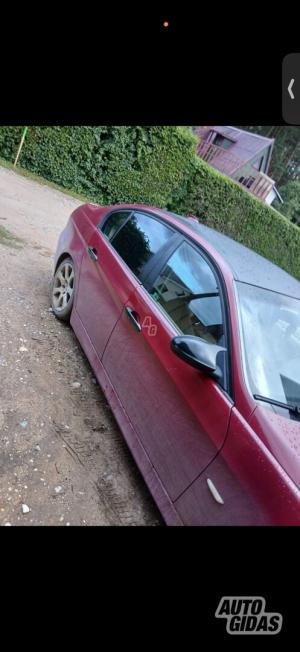 Red BMW 320 2005 in Alytus, with an engine capacity of 2.00 L and mileage of 490 thousand km for 2600 €, photo 12 on AUTOMOTO.COM.LV