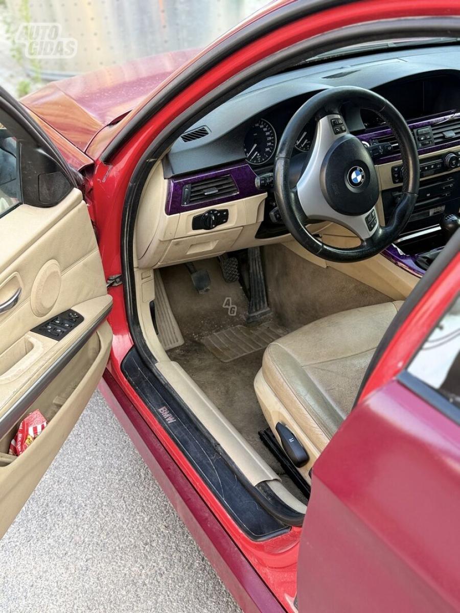 Red BMW 320 2005 in Alytus, with an engine capacity of 2.00 L and mileage of 490 thousand km for 1800 €, photo 10 on AUTOMOTO.COM.LV