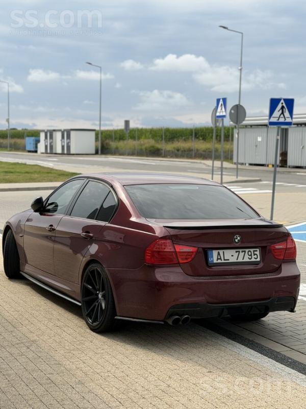 Sarkans BMW 320 2005 Rīga, ar dzinēja tilpumu 2.00 L un nobraukumu 300 tūkst. km par 7300 €, foto 3 vietnē AUTOMOTO.COM.LV
