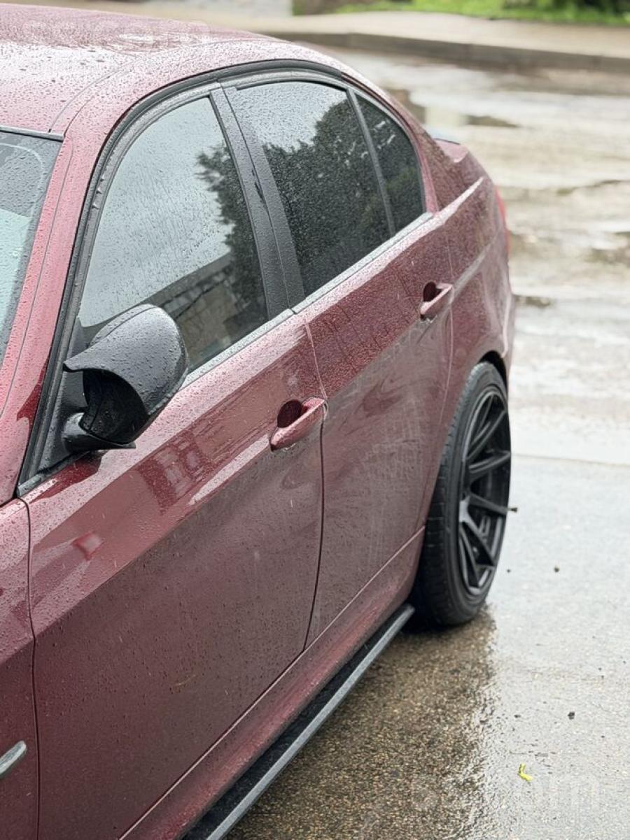 Sarkans BMW 320 2005 Rīga, ar dzinēja tilpumu 2.00 L un nobraukumu 300 tūkst. km par 7300 €, foto 5 vietnē AUTOMOTO.COM.LV