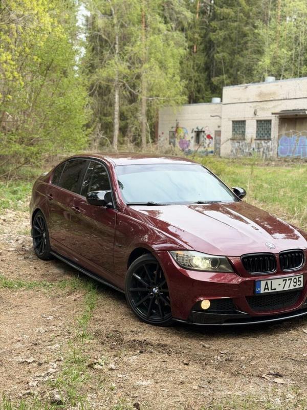 Sarkans BMW 320 2005 Rīga, ar dzinēja tilpumu 2.00 L un nobraukumu 300 tūkst. km par 7300 €, foto 9 vietnē AUTOMOTO.COM.LV