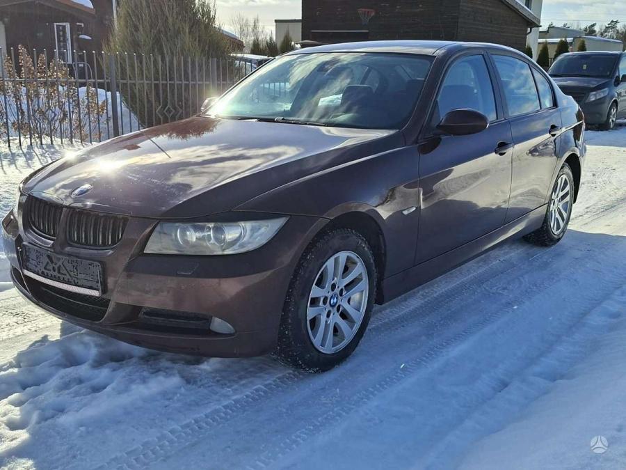 Red BMW 320 2008 in Panevezys, with an engine capacity of 2.00 L and mileage of 335 thousand km for 3300 €, photo 1 on AUTOMOTO.COM.LV