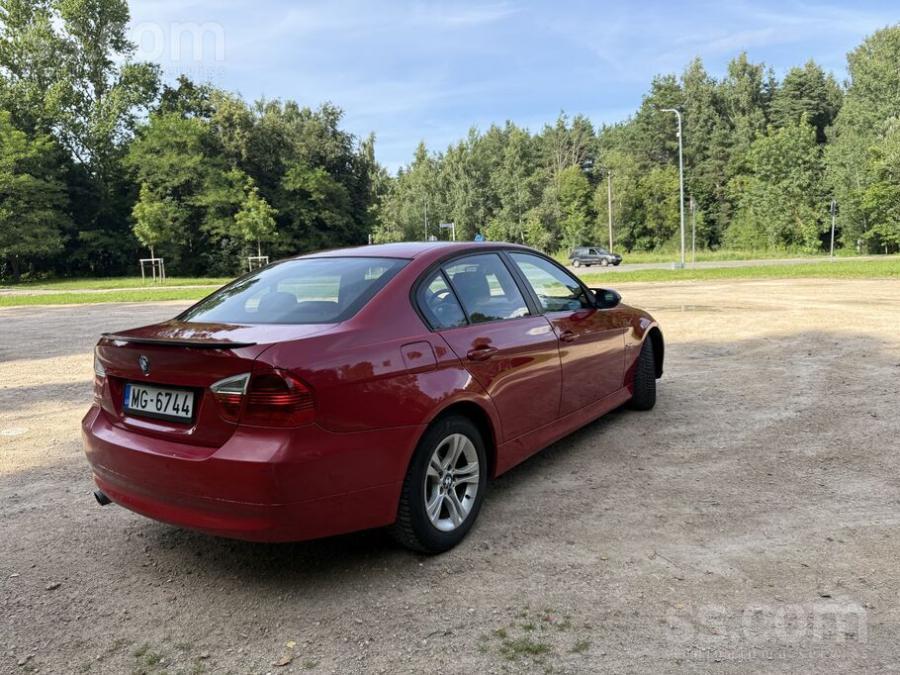 Red BMW 320 2008 in Riga, with an engine capacity of 2.00 L and mileage of 209 thousand km for 4300 €, photo 6 on AUTOMOTO.COM.LV