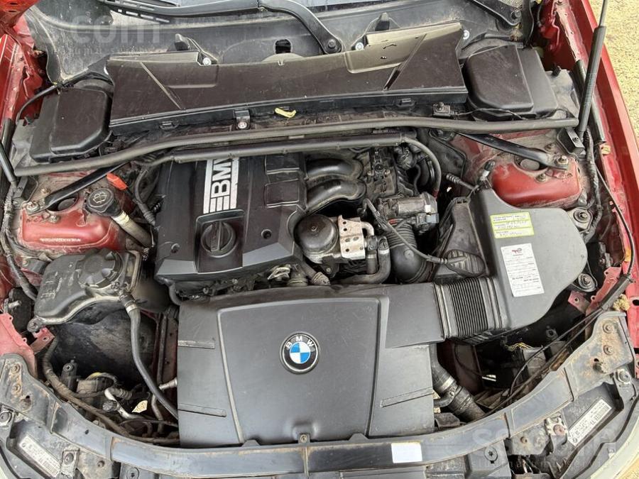 Red BMW 320 2008 in Riga, with an engine capacity of 2.00 L and mileage of 209 thousand km for 4300 €, photo 8 on AUTOMOTO.COM.LV