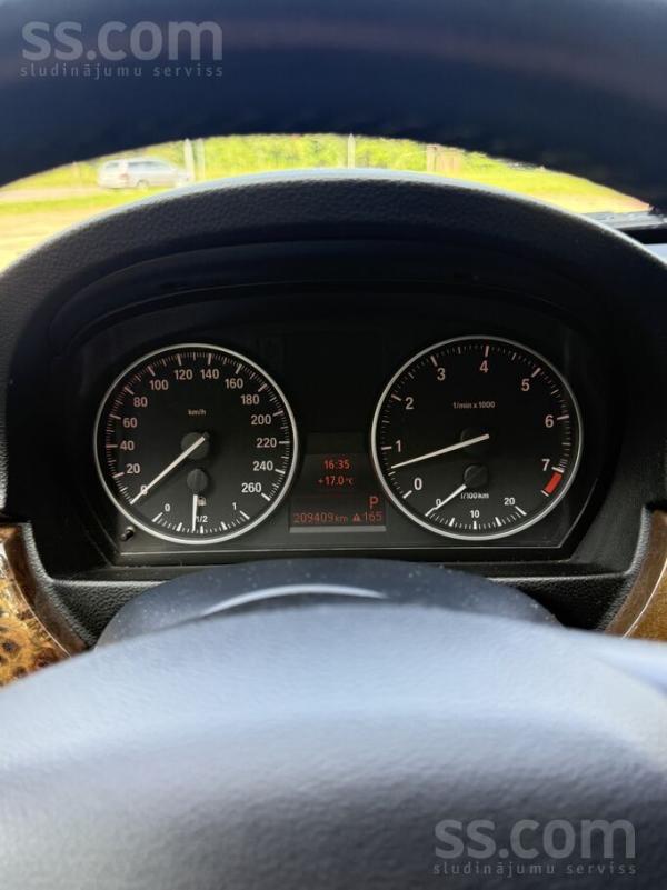 Red BMW 320 2008 in Riga, with an engine capacity of 2.00 L and mileage of 209 thousand km for 4300 €, photo 10 on AUTOMOTO.COM.LV