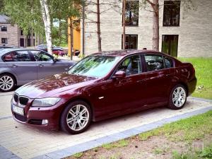 Red BMW 320 2009 in Riga, with an engine capacity of 2.00 L and mileage of 443 thousand km for 4600 €, photo 5 on AUTOMOTO.COM.LV