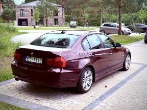Red BMW 320 2009 in Riga, with an engine capacity of 2.00 L and mileage of 443 thousand km for 4600 €, photo 7 on AUTOMOTO.COM.LV