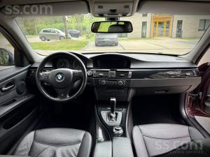 Red BMW 320 2009 in Riga, with an engine capacity of 2.00 L and mileage of 443 thousand km for 4600 €, photo 9 on AUTOMOTO.COM.LV