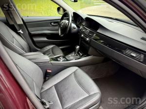 Red BMW 320 2009 in Riga, with an engine capacity of 2.00 L and mileage of 443 thousand km for 4600 €, photo 12 on AUTOMOTO.COM.LV